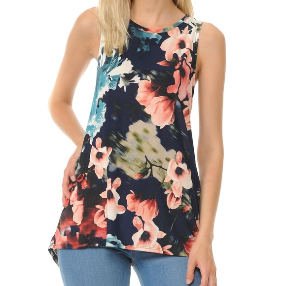 Magic Fit | Tops | Blackw Pink Floral Crisscross Top | Poshmark